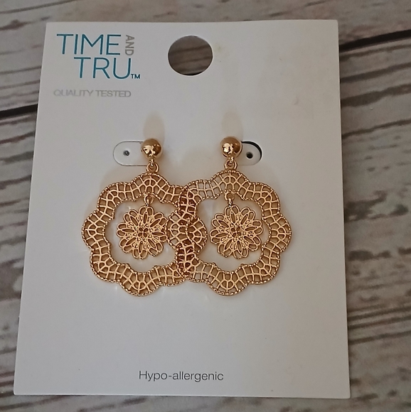 Time and Tru | Jewelry | Time And Tru Goldtone Filigree Dangle Earrings ...